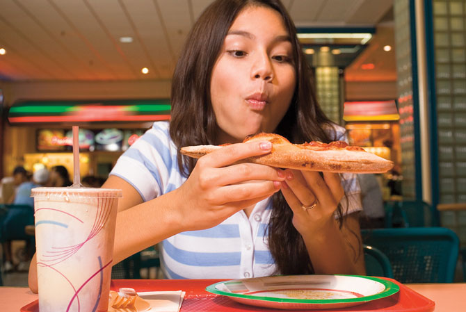 Ariana Grande Eating Pizza
